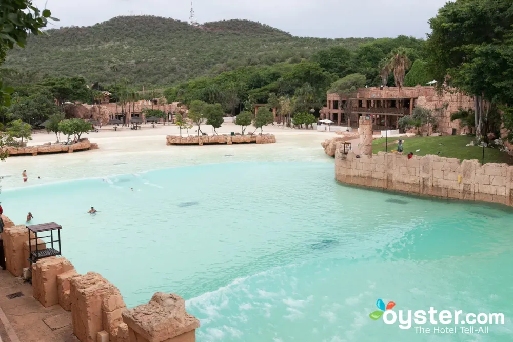 Cascades, Sun City Review: What To REALLY Expect If You Stay