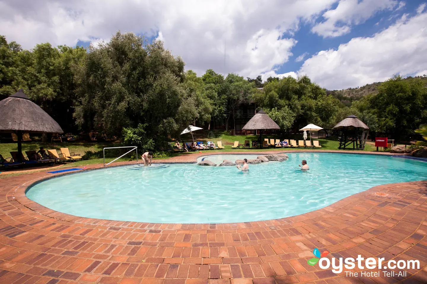 Bakubung Bush Lodge Review: What To REALLY Expect If You Stay