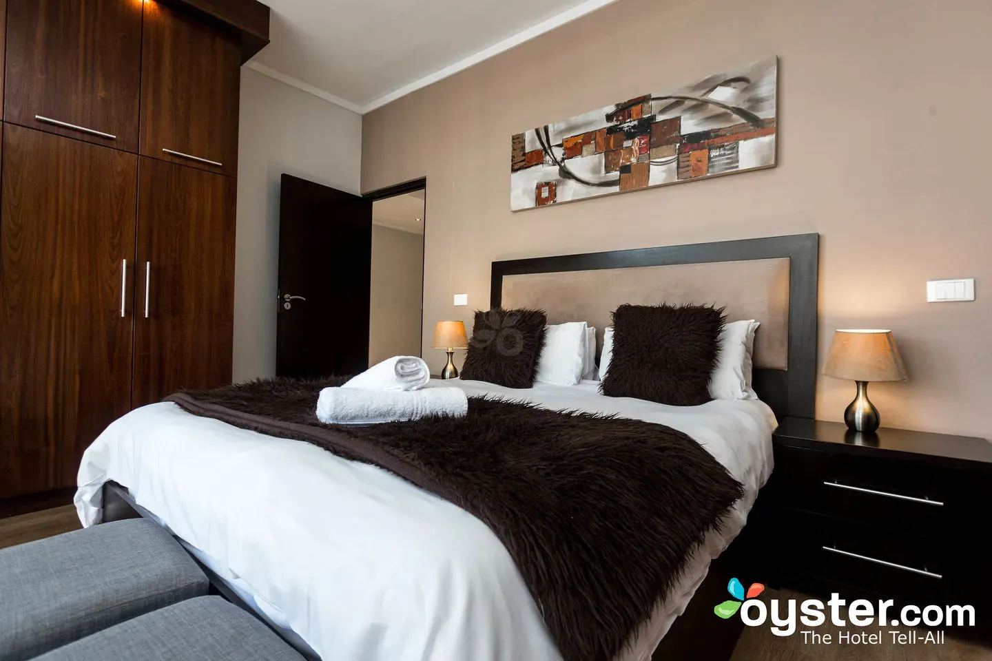 Icon Luxury Apartments Review: What To REALLY Expect If You Stay ...
