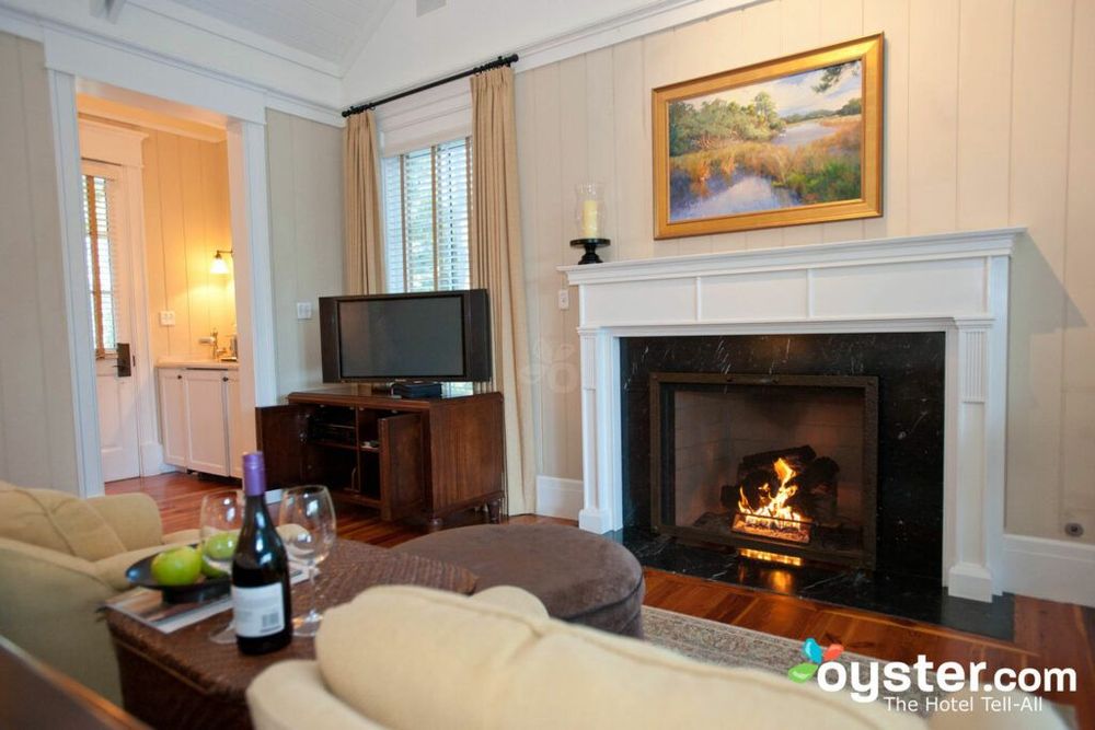 11 Cozy Hotels with Fireplaces in Every Room