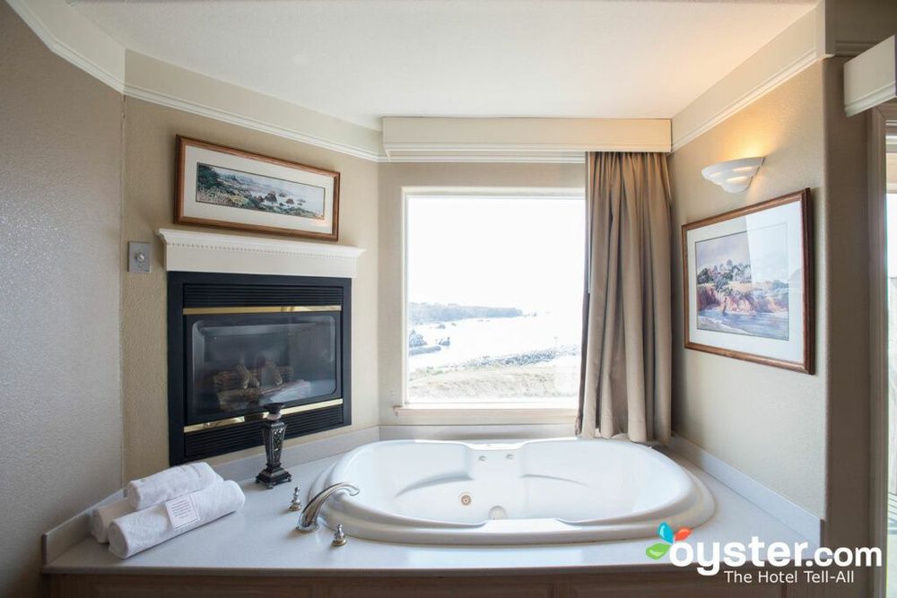 12 Cozy Hotels With Fireplaces in Every Room | Oyster.com