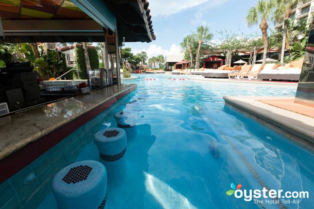 12 Best Swim-Up Bars in the U.S.