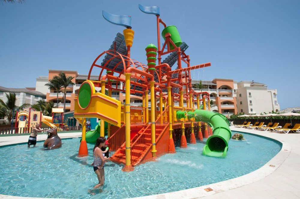 14 Amazing All-Inclusive Resorts With Water Parks | Oyster.com