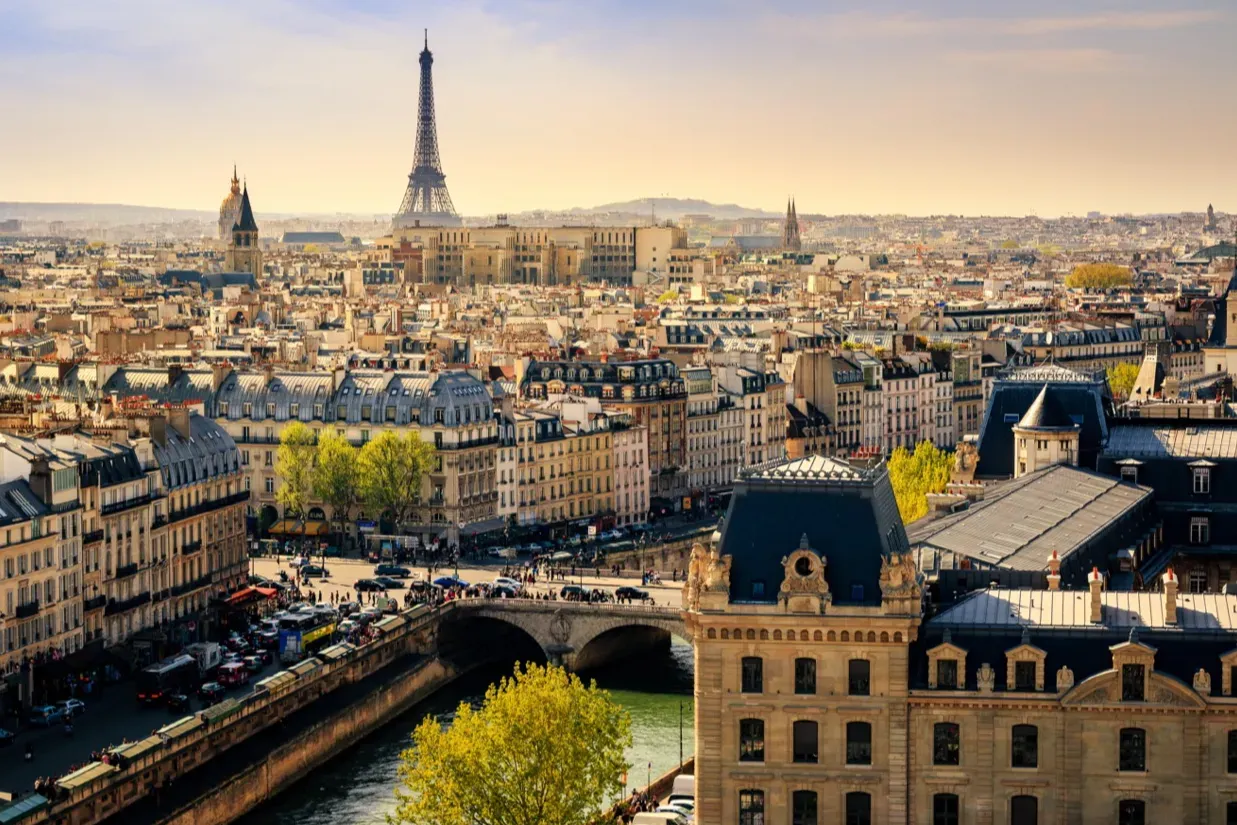 Paris Syndrome Is Real—Could It Happen to You? | Oyster.com