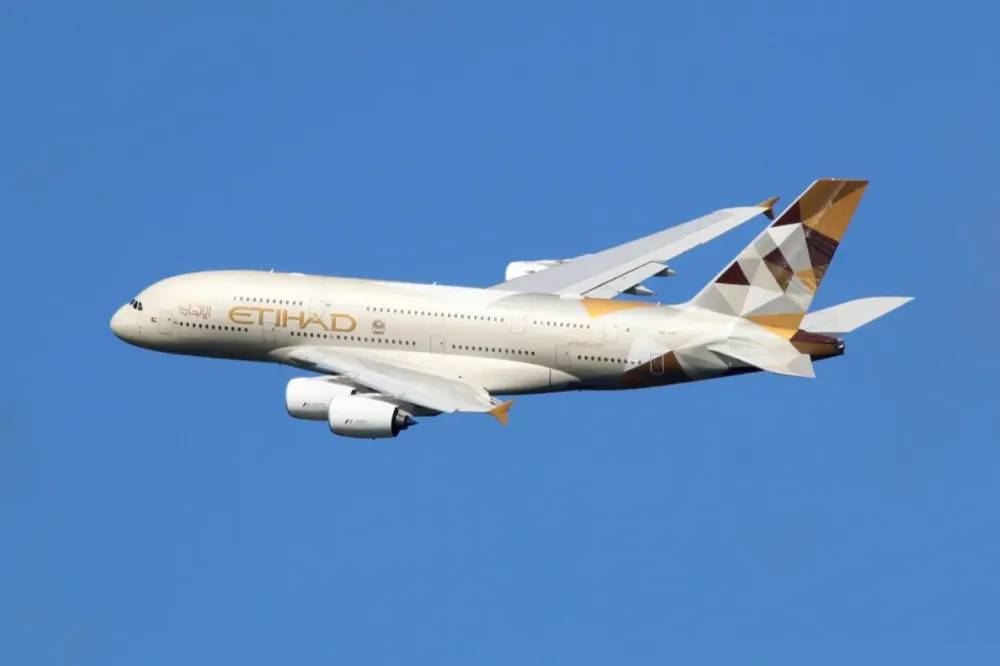 The Most Luxurious First Class Cabins (Showers Included) | Oyster.com