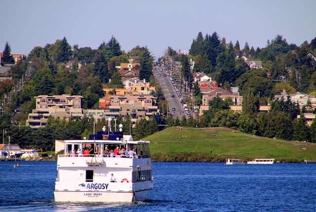 8 Awesome Booze Cruises in the U.S.