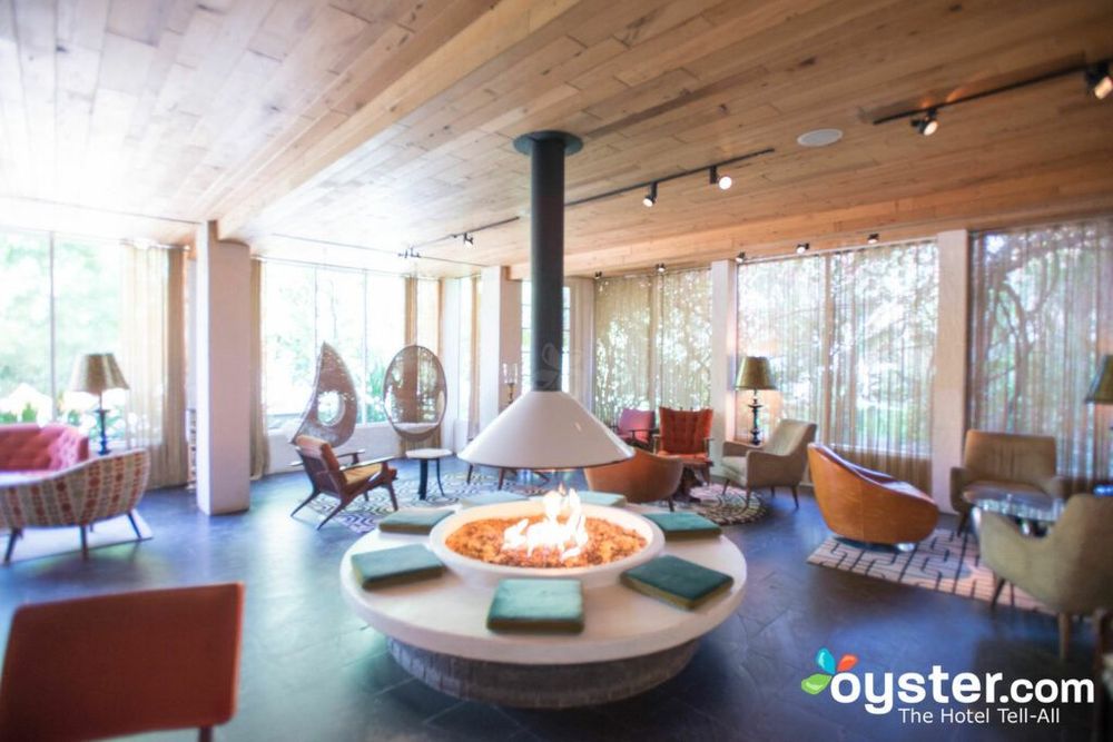 8 Fabulous Midcentury Modern Hotels in the U.S.