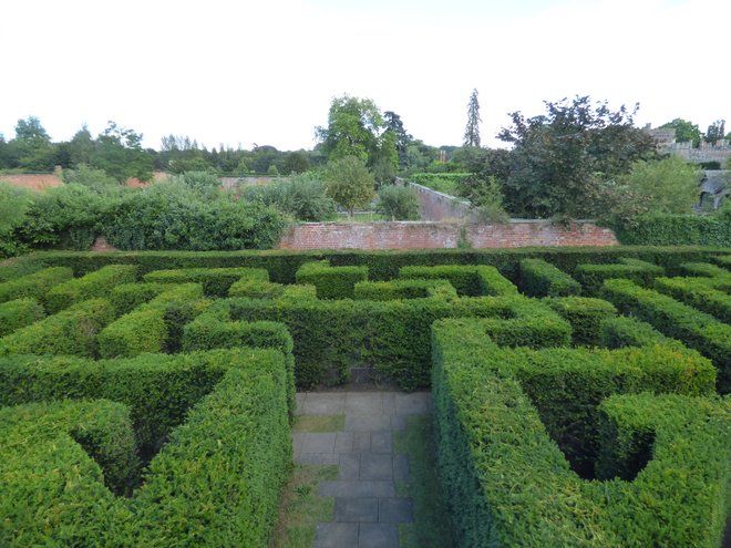 8 Incredible Mazes and Labyrinths to Get Lost In | Oyster.com