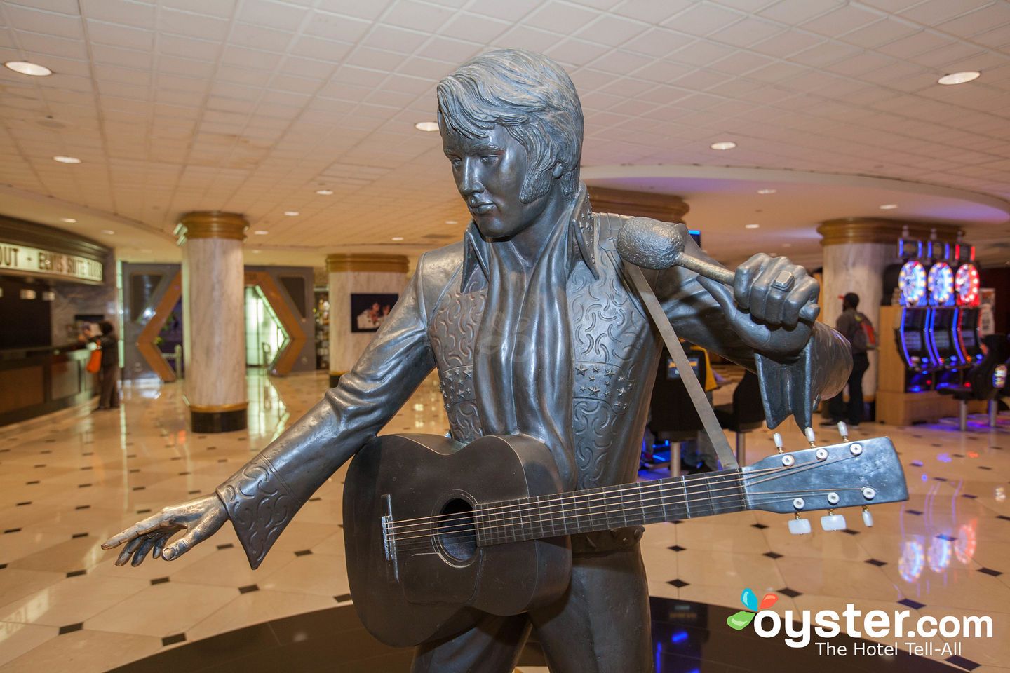 8 Las Vegas Hotels With Amazing Live Performances | Oyster.com