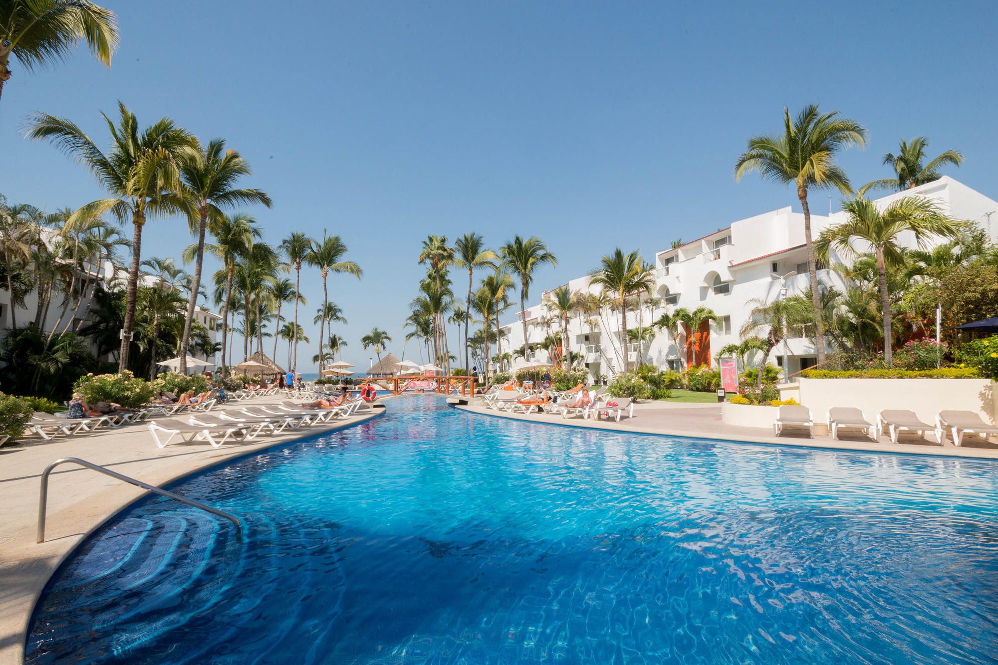 8 Week-Long All-Inclusive Vacations for $2,000 or Less | Oyster.com