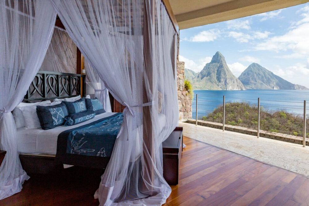 Top 10 Most Romantic Caribbean Islands & Their Perfect Honeymoon Hotels ...
