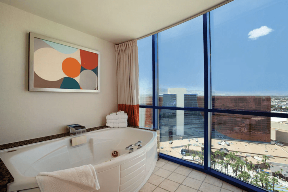 The 12 Best Hotels With in-Room Jacuzzis in the World | Oyster.com