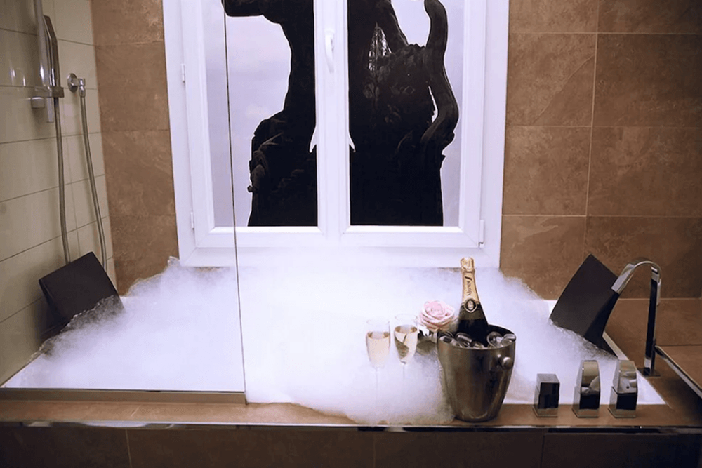 The 12 Best Hotels With in-Room Jacuzzis in the World