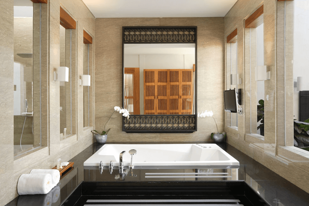 The 12 Best Hotels With in-Room Jacuzzis in the World