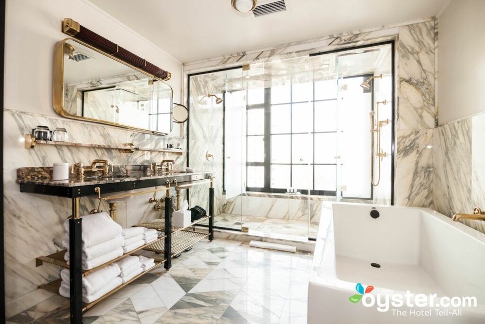 The First Thing Travel Editors Do When Checking Into a Hotel Room