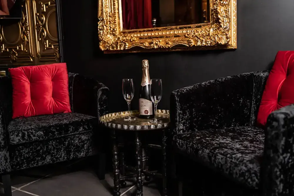 The 10 Raunchiest Vacation Rentals in the UK for an Unforgettable Kinky ...