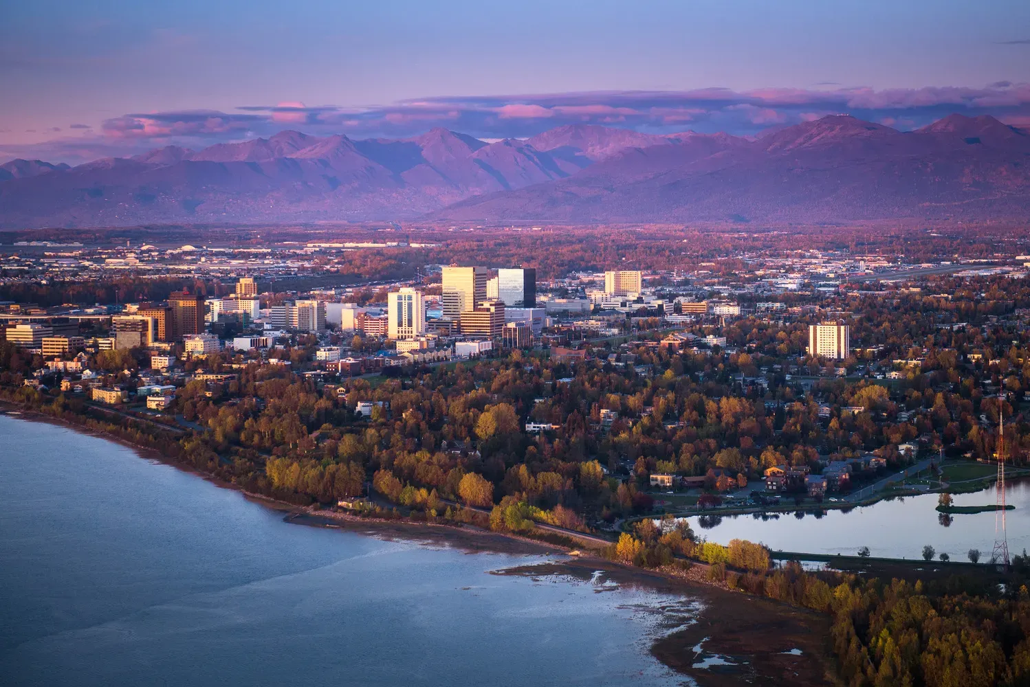 The Ultimate Anchorage Guide: The Best Restaurants, Hotels, and Activities