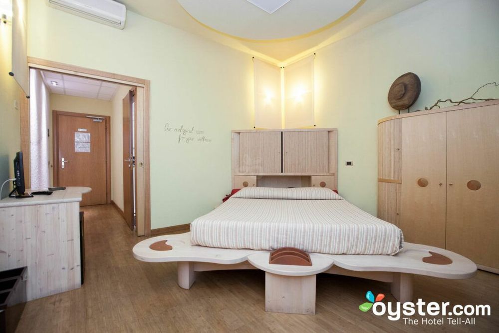 These 5 Hotel Rooms Are Perfect Examples of Feng Shui Design