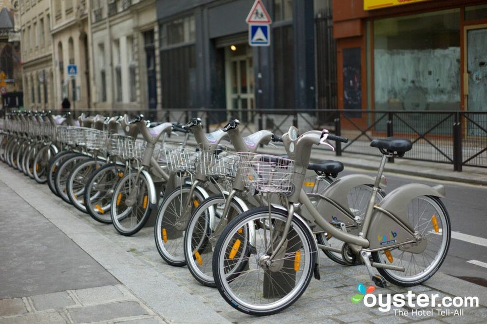 Top Tips for Visiting Paris on a Budget | Oyster.com