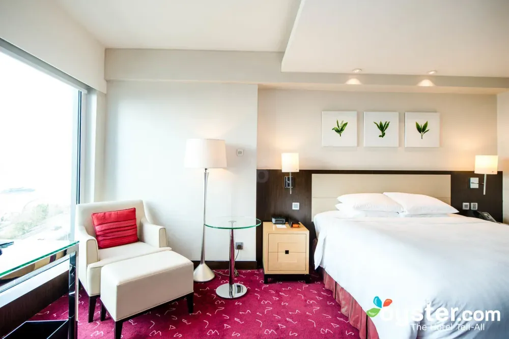 Courtyard Hong Kong Review: What To REALLY Expect If You Stay