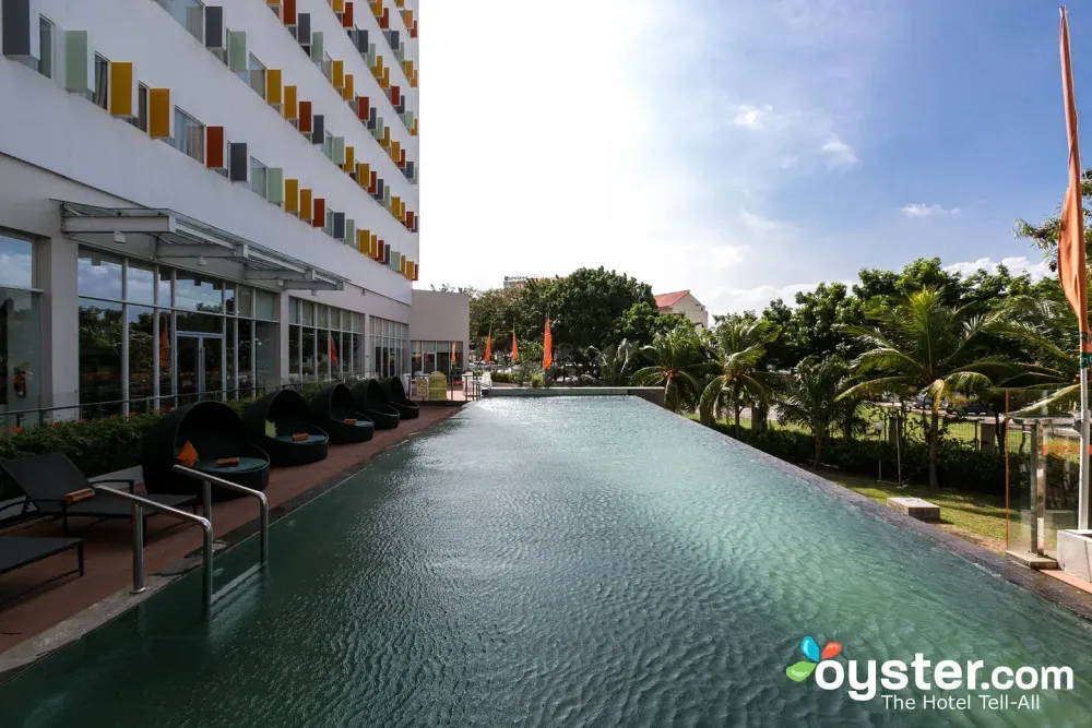 Batam Center Hotels & Resorts | Oyster.com