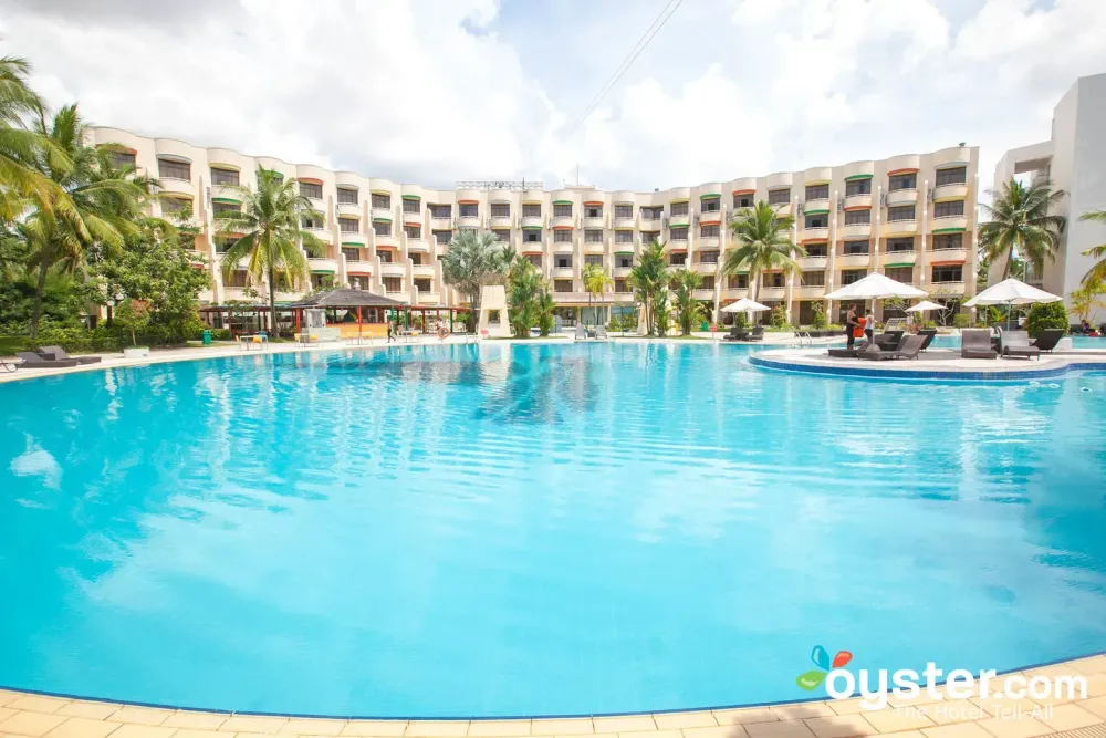 Waterfront City Hotels & Resorts | Oyster.com