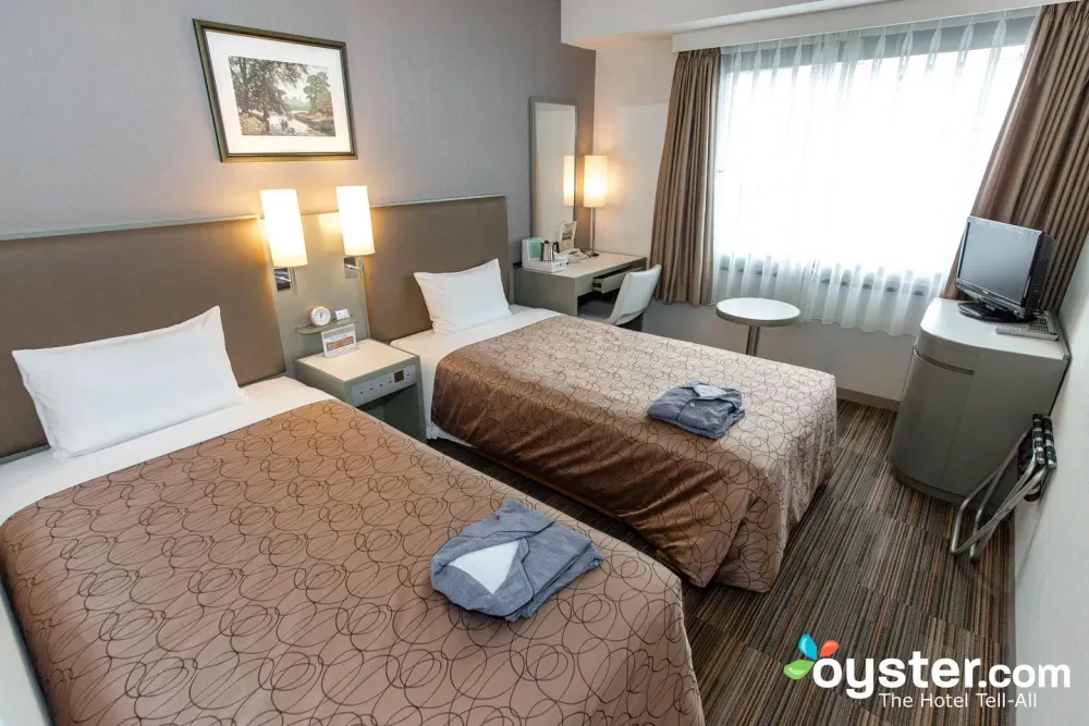 Grand Central Hotel Review: What To REALLY Expect If You Stay