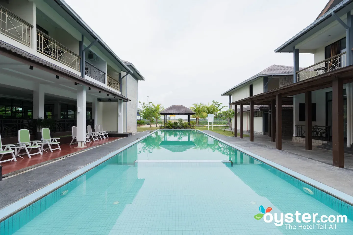 Alia Residence Business Resort Review: What To REALLY Expect If You Stay