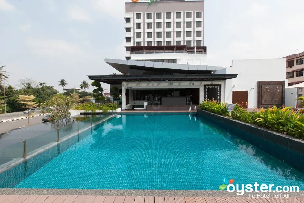 Kings Green Hotel Review: What To REALLY Expect If You Stay