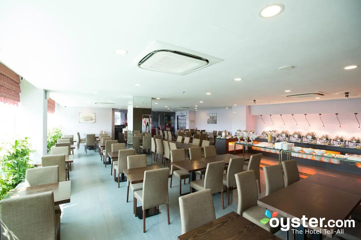 Metro Hotel Review: What To REALLY Expect If You Stay | Oyster.com