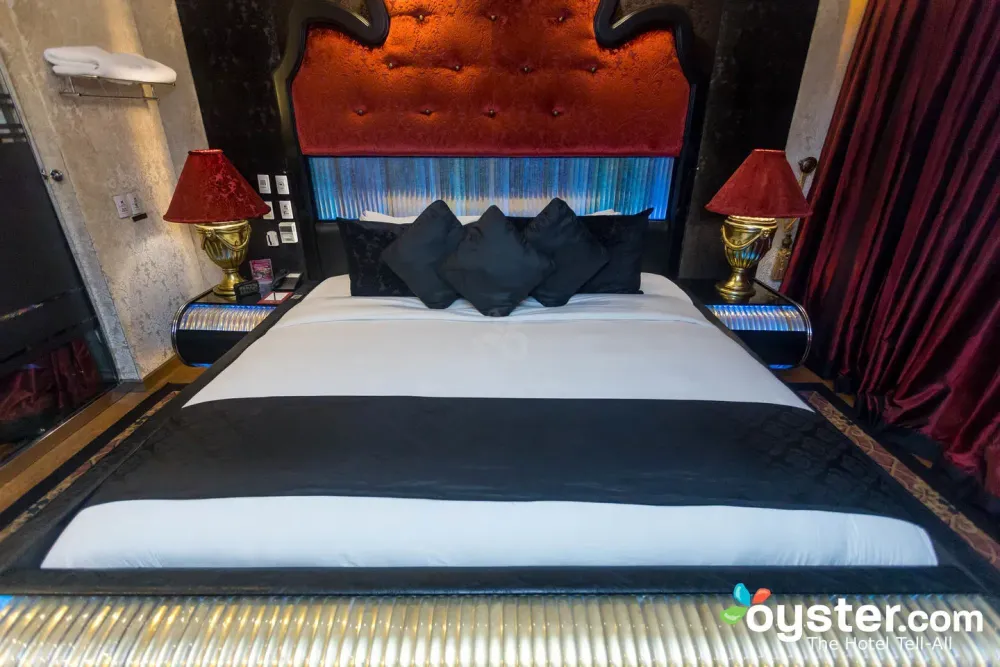 ABC Hotel Review: What To REALLY Expect If You Stay