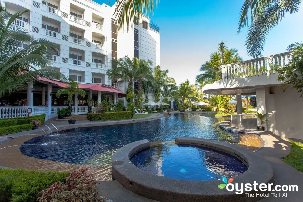 Lewis Grand Hotel Review: What To REALLY Expect If You Stay | Oyster.com