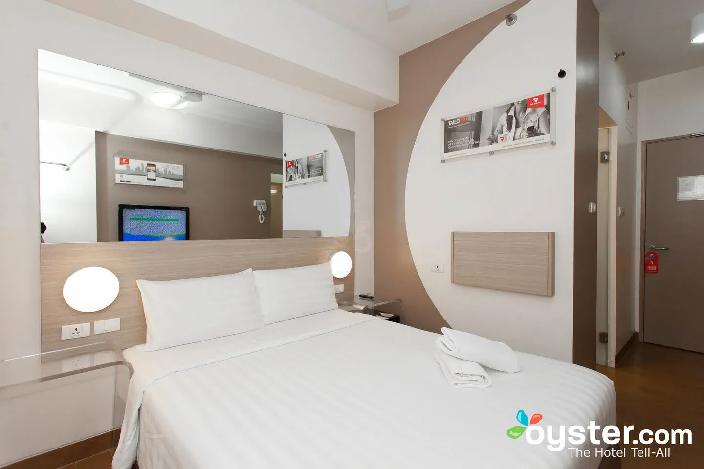 Red Planet Manila Mabini Review: What To REALLY Expect If You Stay