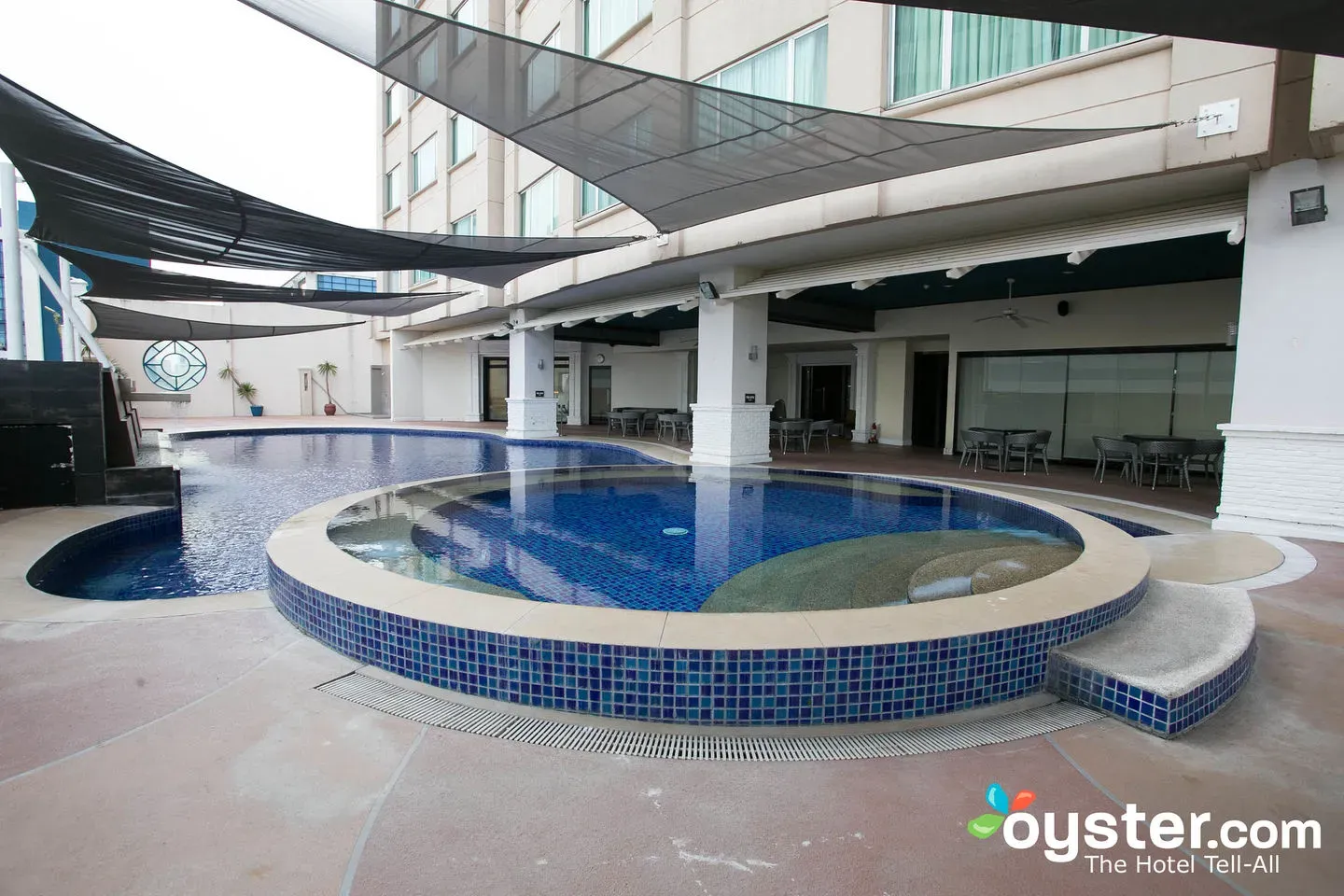 The Bellevue Manila Review: What To REALLY Expect If You Stay | Oyster.com