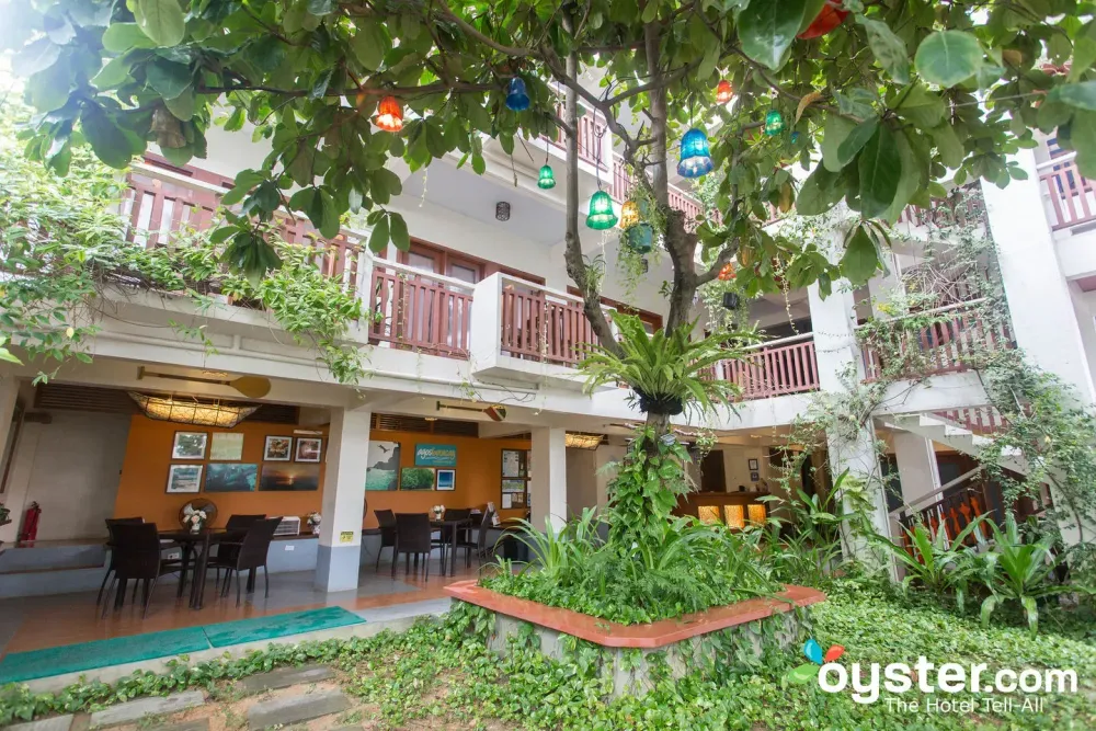 Agos Boracay Rooms + Beds Review: What To REALLY Expect If You Stay ...