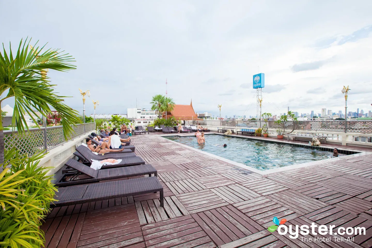 D&D INN Review: What To REALLY Expect If You Stay