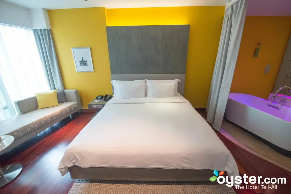LiT BANGKOK Hotel Review: What To REALLY Expect If You Stay