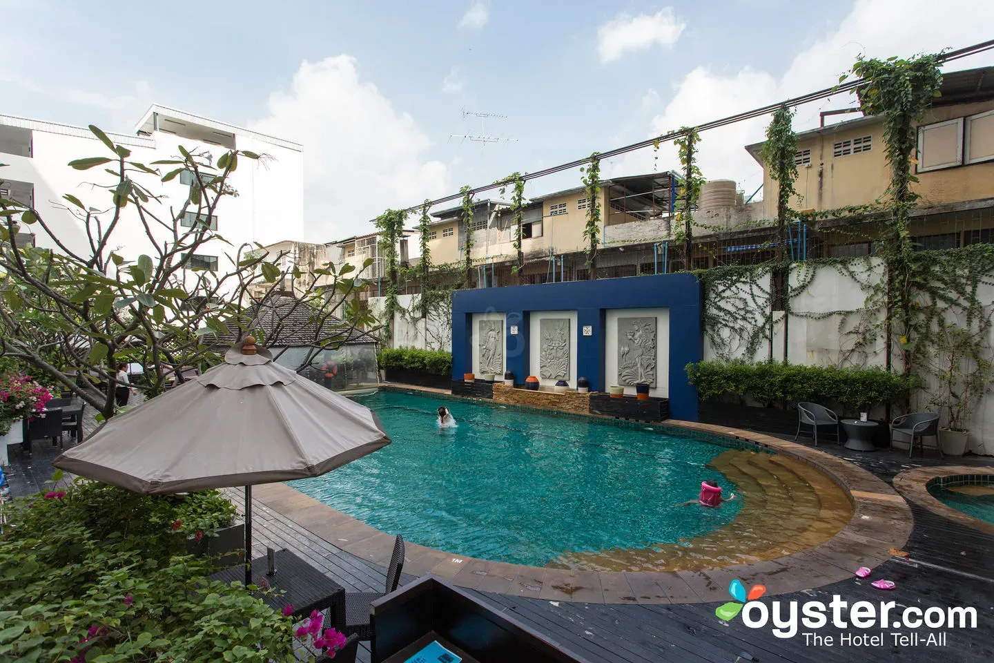 Sunbeam Hotel Pattaya Review: What To REALLY Expect If You Stay