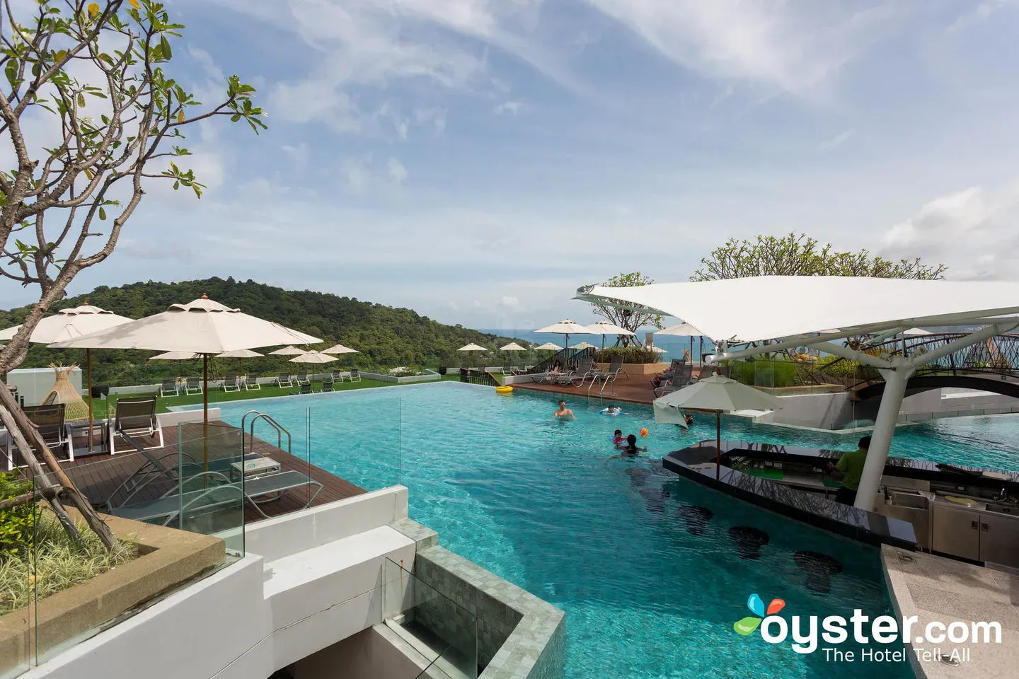 Crest Resort & Pool Villas Review: What To REALLY Expect If You Stay