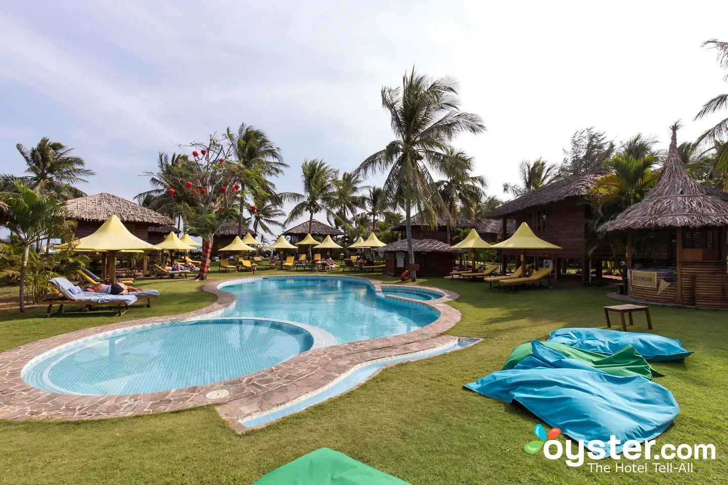Coco Beach Resort Review: What To REALLY Expect If You Stay
