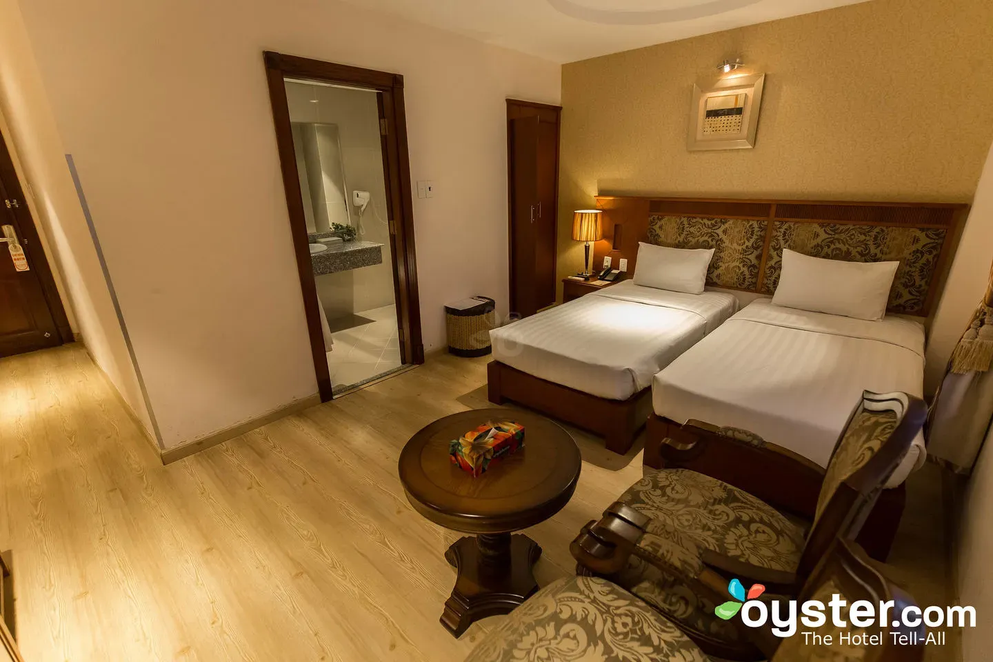 Blue Diamond Hotel Review: What To REALLY Expect If You Stay | Oyster.com