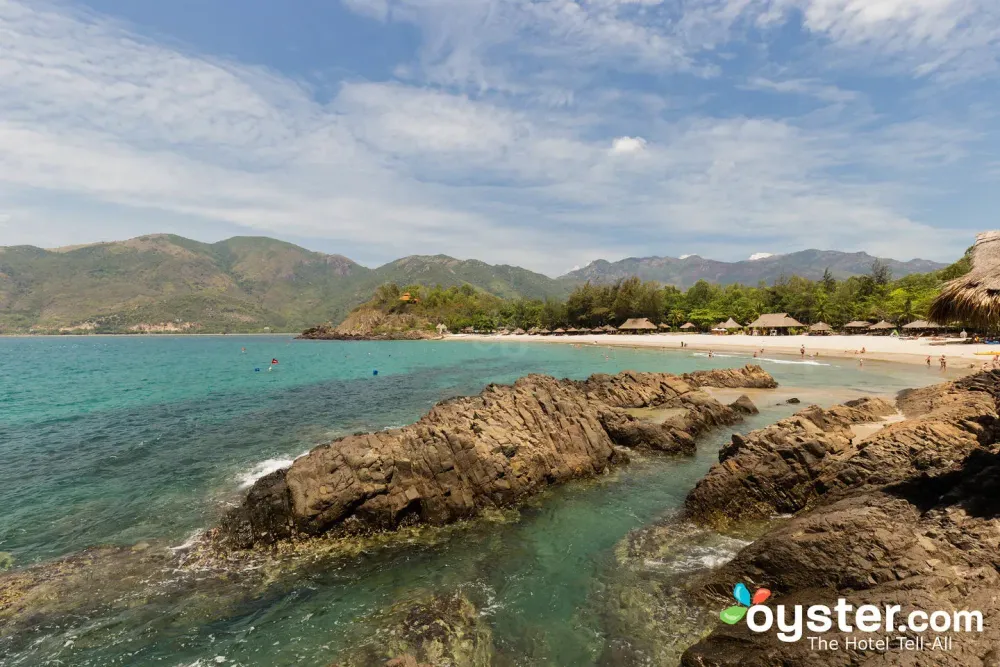 Diamond Bay Resort & Spa Review: What To REALLY Expect If You Stay