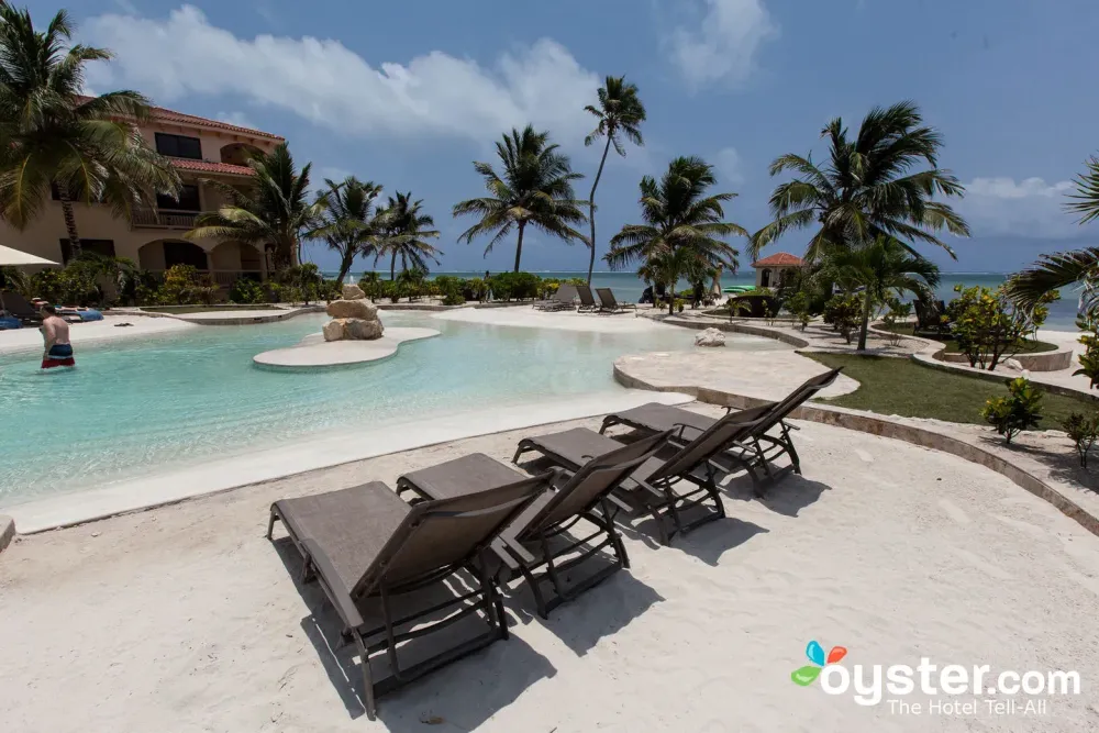 Coco Beach Resort Review: What To REALLY Expect If You Stay