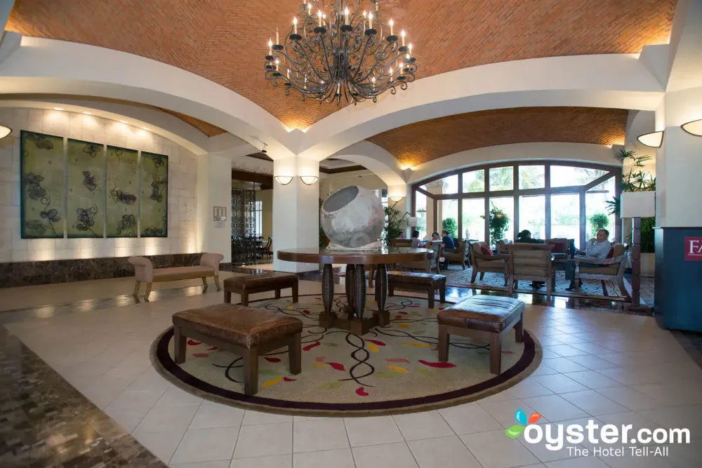 Real InterContinental Managua at Metrocentro Mall Review: What To ...
