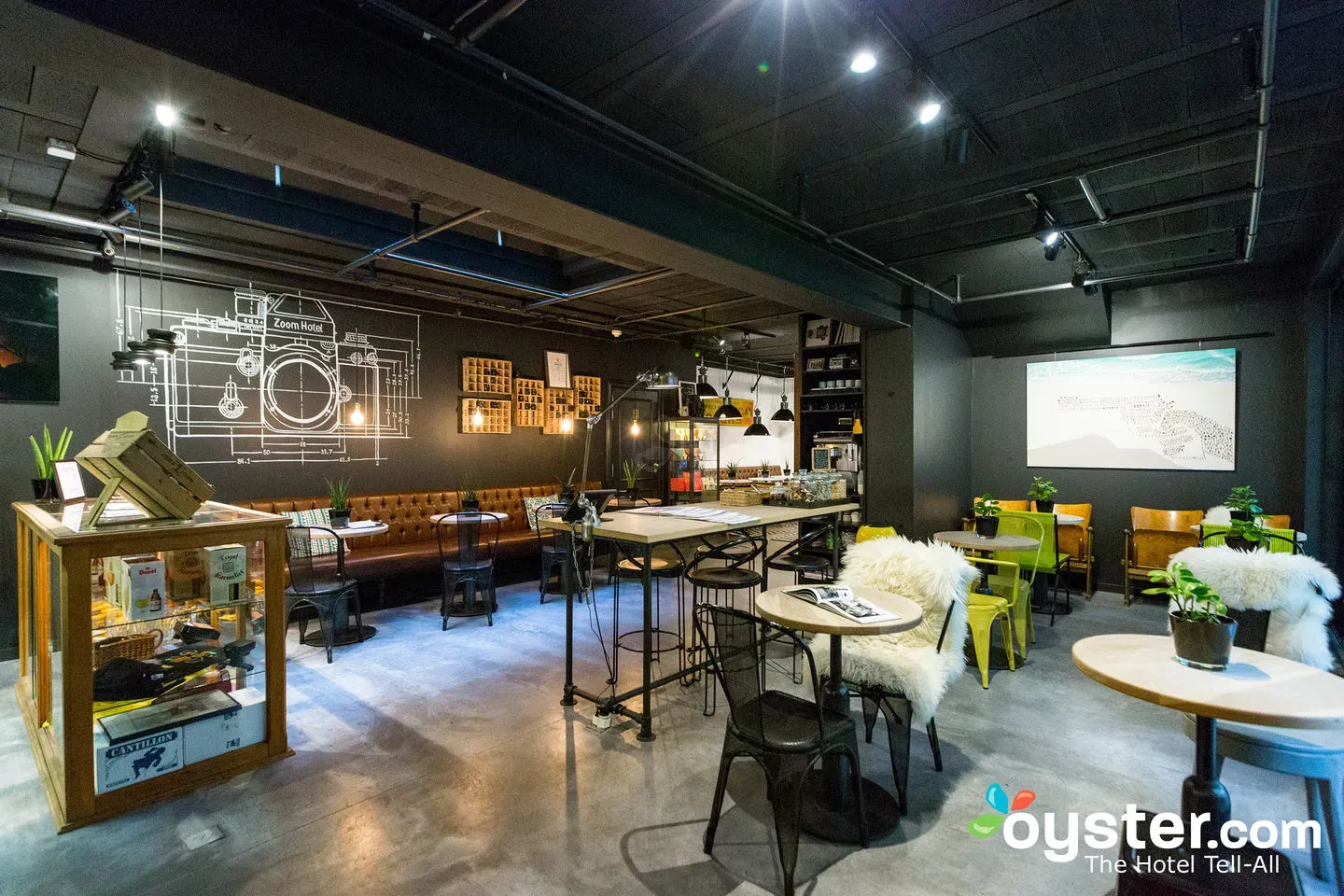 Zoom Hotel Review: What To REALLY Expect If You Stay