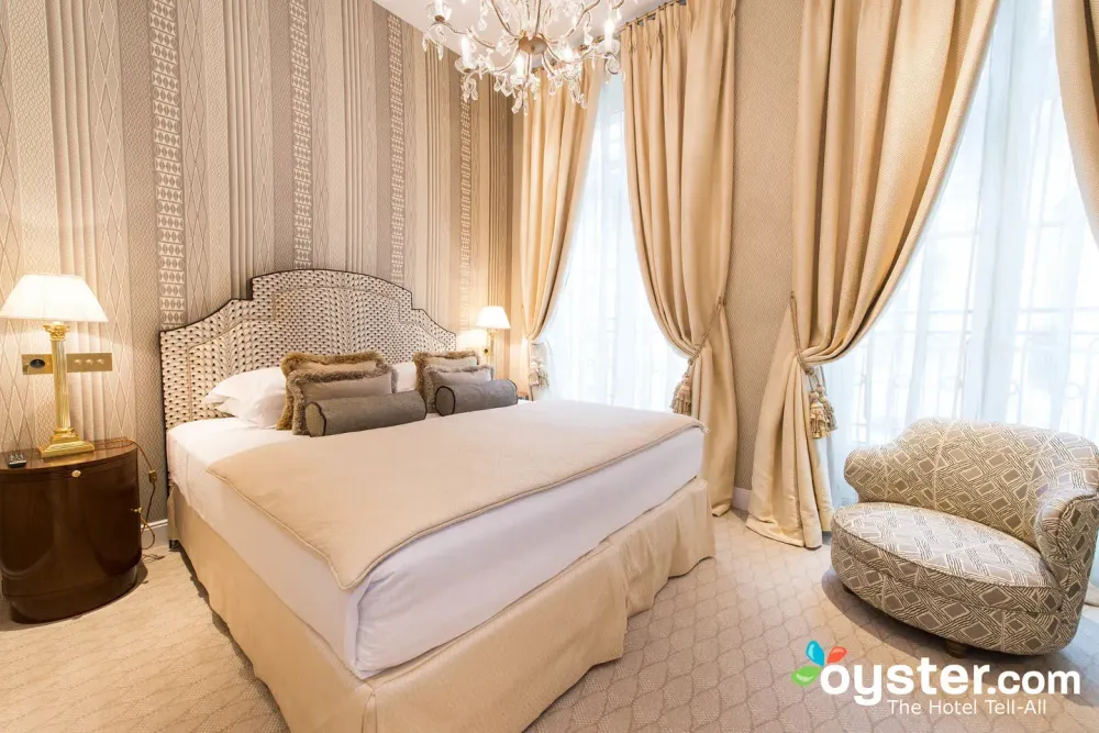 The 13 Most Romantic Hotels in Paris | Oyster.com | Oyster.com