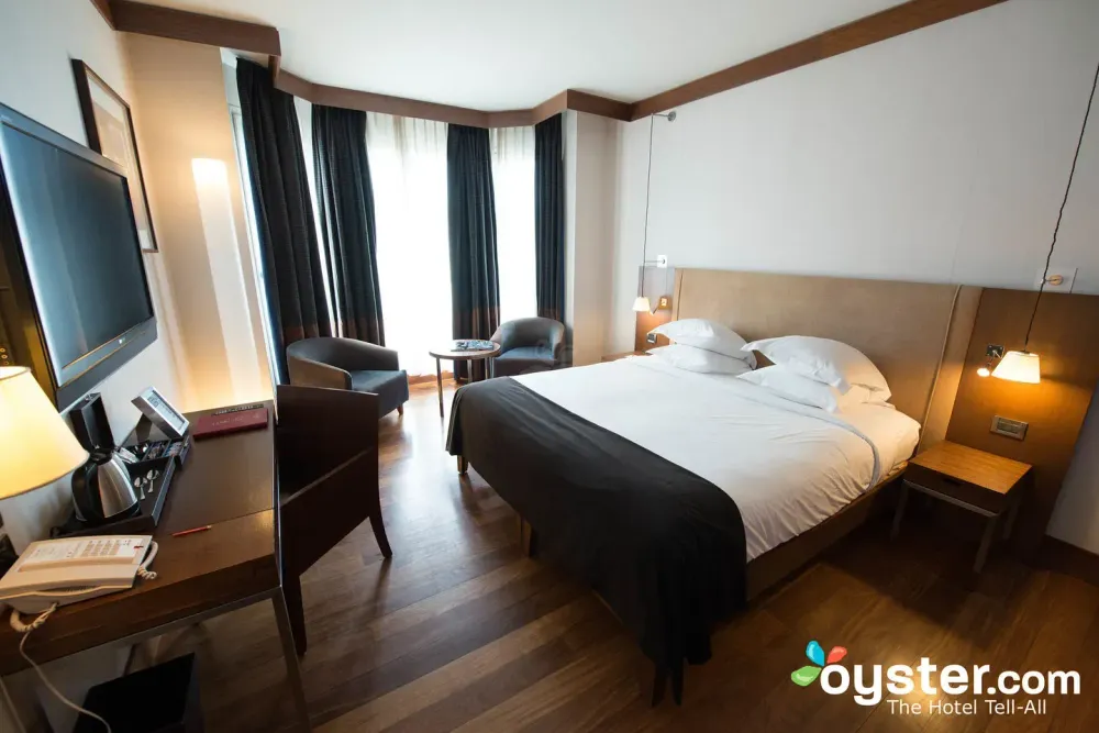 Radisson Blu Hotel Champs Elysees, Paris Review: What To REALLY Expect ...