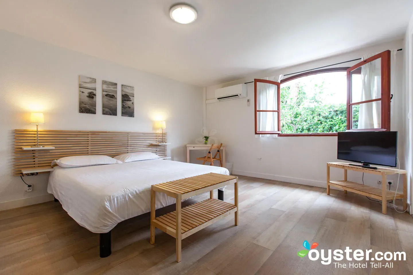 Astor Hotel Review: What To REALLY Expect If You Stay | Oyster.com