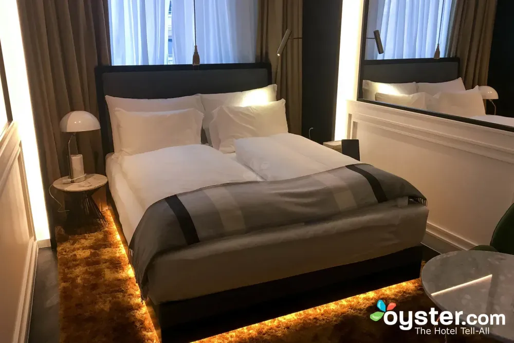 Roomers Munich, Autograph Collection Review: What To REALLY Expect If ...