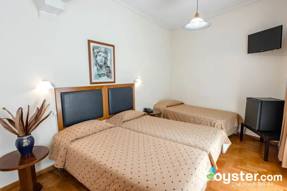 Adams Hotel Review: What To REALLY Expect If You Stay | Oyster.com